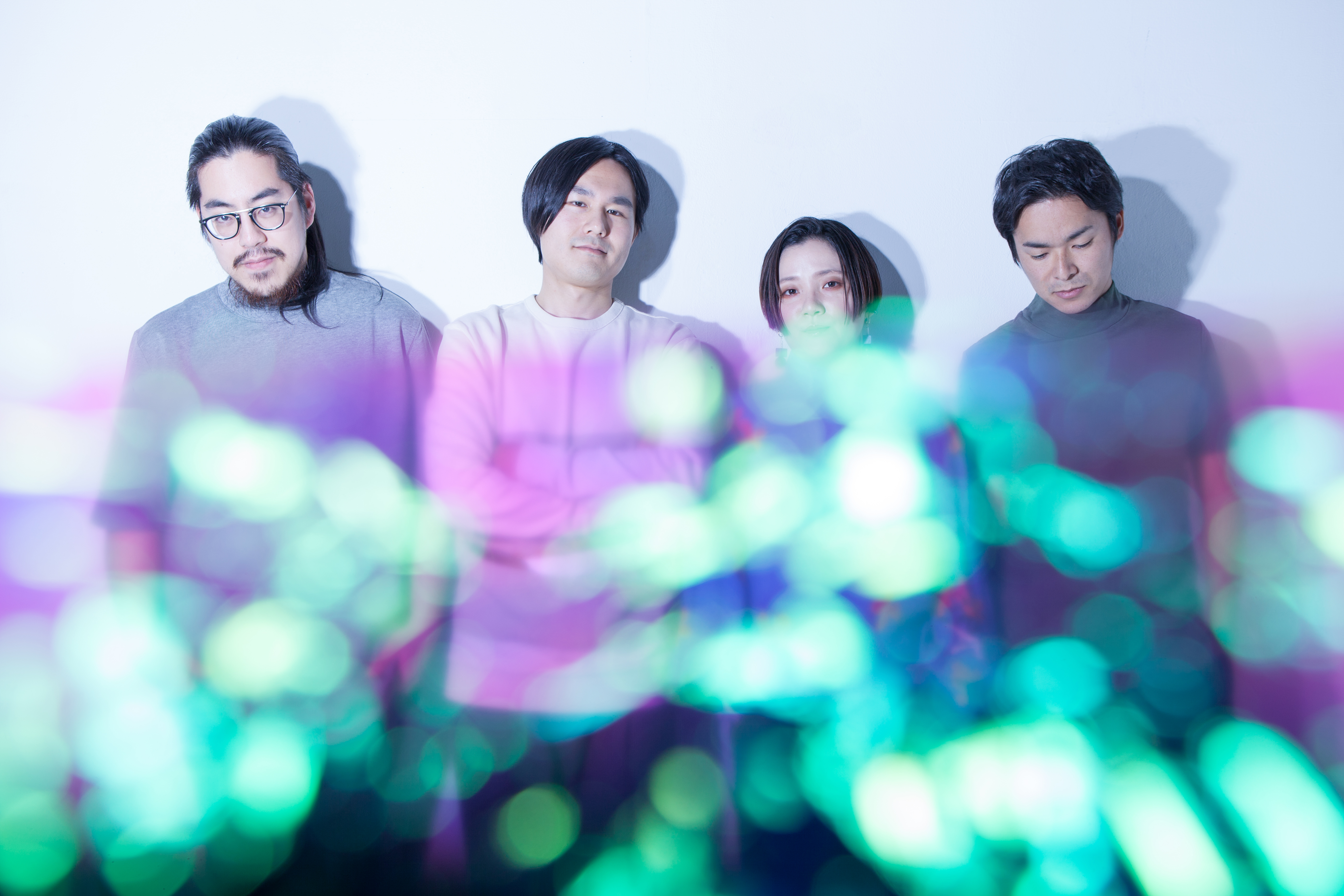 ANYO 独特の音像と幻想的なライブが作り出す、研ぎ澄まされた世界観 | muevo voice