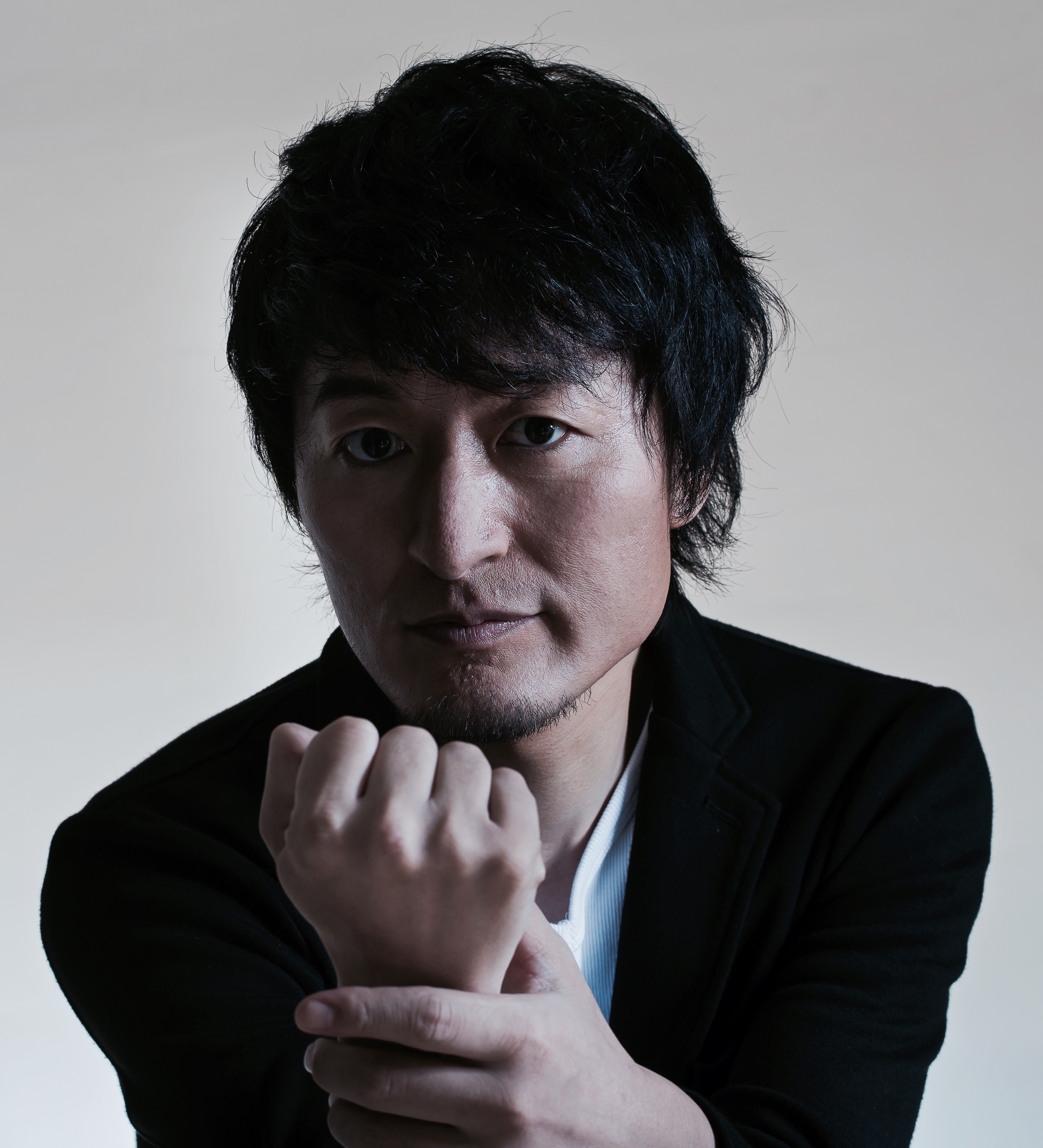 Deshico その歌声と想いが、あなたの背中を強く優しく押す | muevo voice
